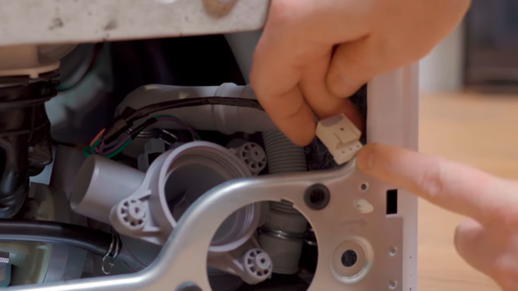 How To Fix Beko Washing Machine Error Codes (Full List)