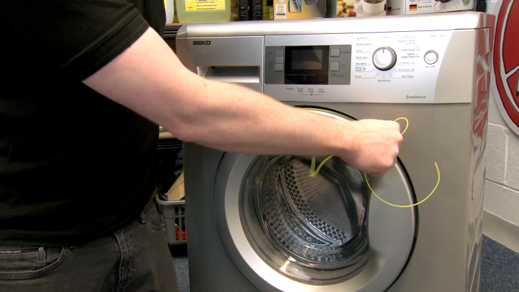 How to Unlock a Washing Machine Door | eSpares