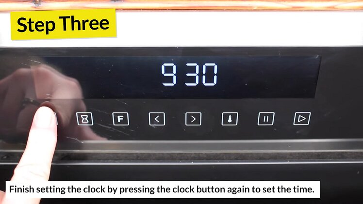 How to Set the Clock on a Stoves Oven